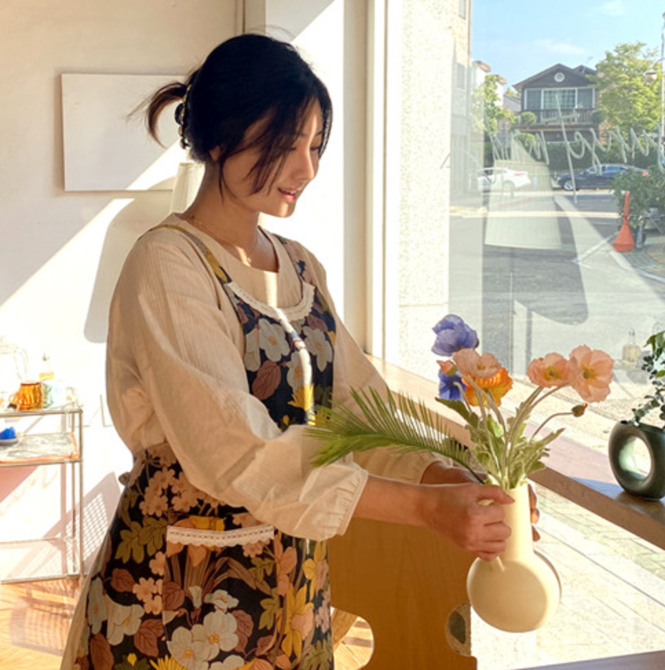 Best Flower Mini Linen Apron in USA 2023 korean apron AuraCasa